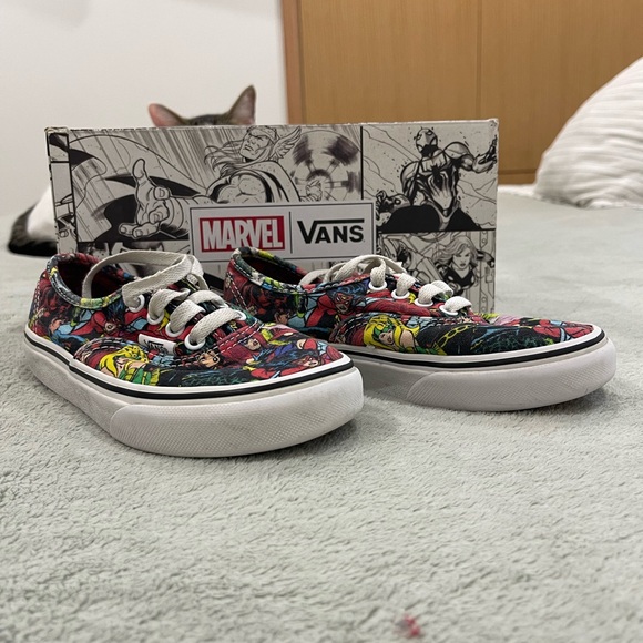 Vans | Shoes | Vans X Marvel Kids Skateboard Lifestyle Sneakers Size 35 ...